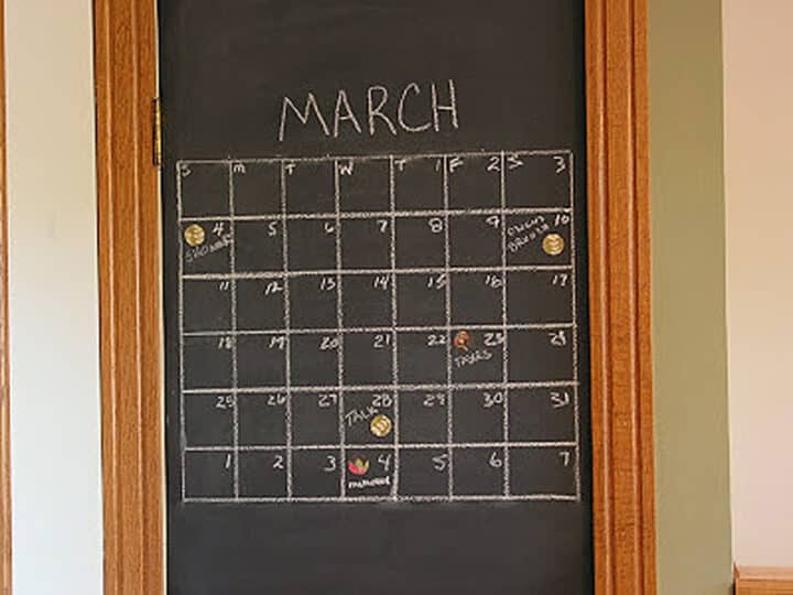 23 DIY Chalkboard Wall Calendar Kits and Projects - DIY & Crafts